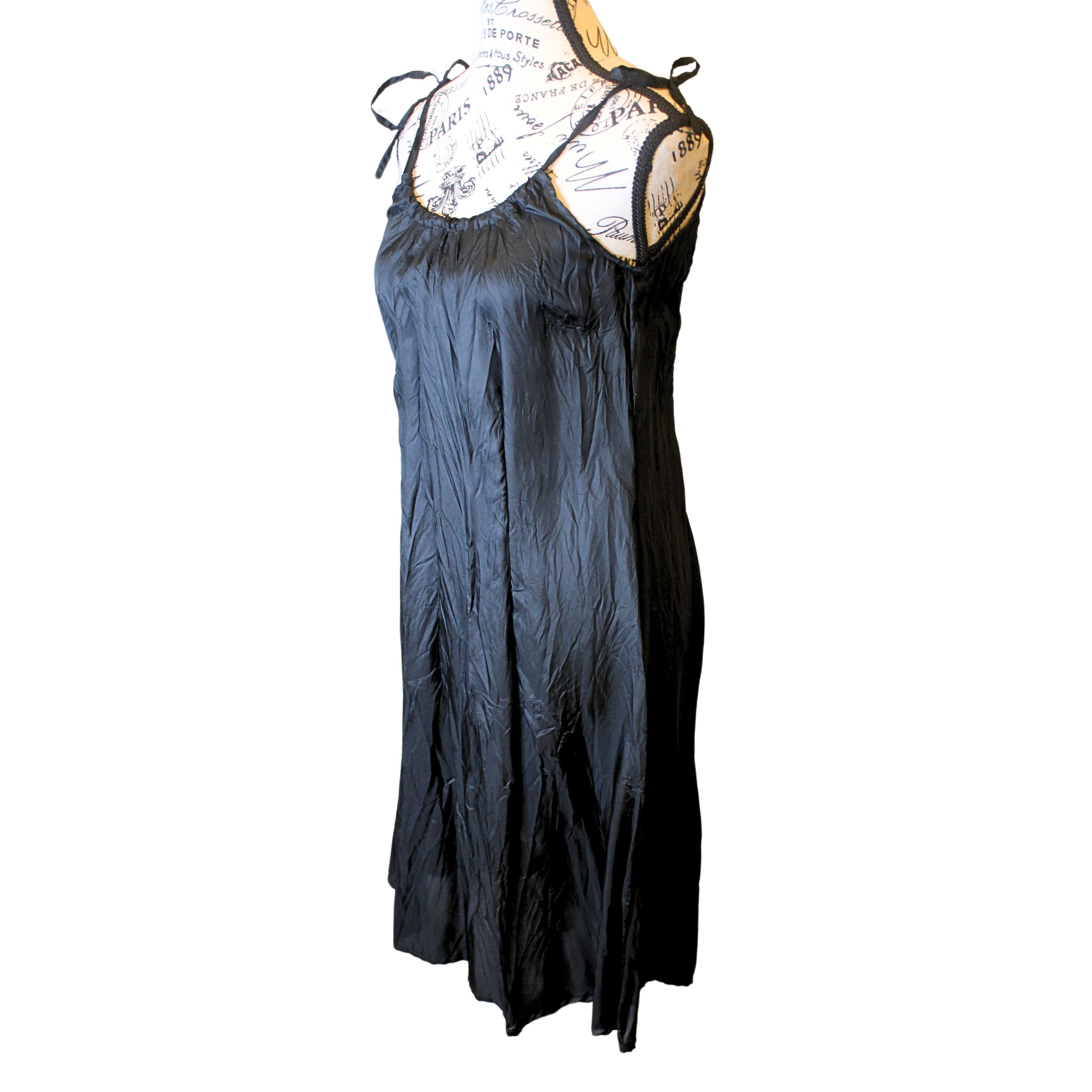 The VM Slip Dress – Venus & Mars Clothing